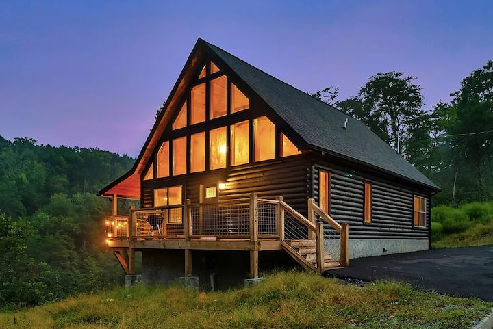 Pet Friendly | Hot Tub & Game Zone Hgtv Property! - Sevierville, TN