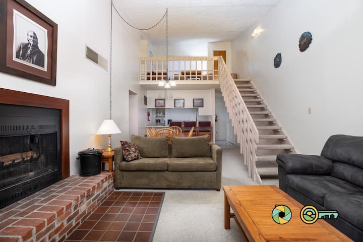 Mountain Condo (#2-302) | Top-level W/ Loft - Lost River State Park, Mathias