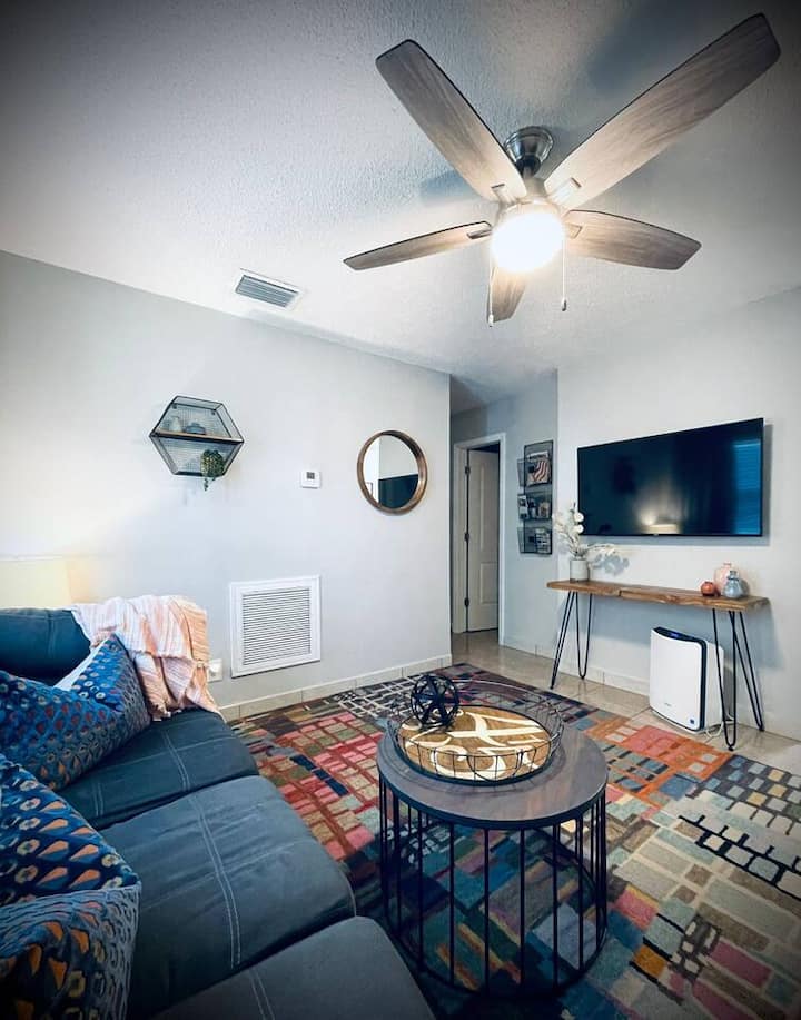 01 Best Of Fll - Cozy 2 Bdrm Apt - Fort Lauderdale, FL