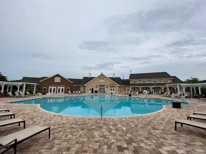 Governor's Green Resort - 1 Bedroom Mobility - Williamsburg, VA