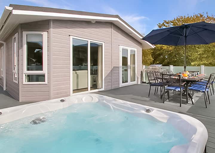 Signature 5 - Lymington