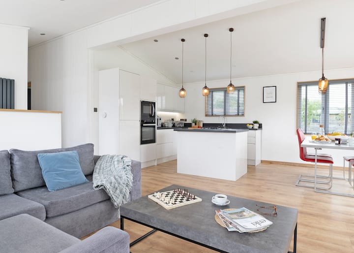 Elite Plus Lodge 3 - Newbury