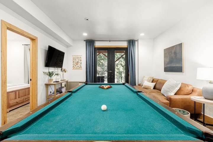 The Lazy Pines Lodge W/ Pool Table & Bbq Grill - Shaver Lake, CA