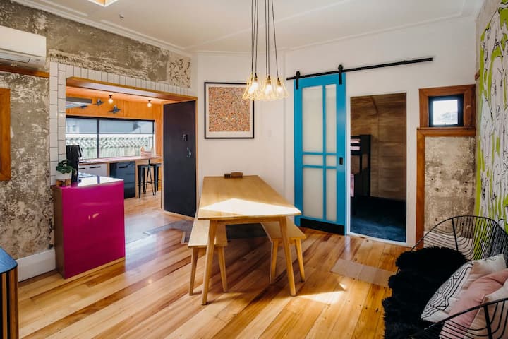 Fun Times In Fitzroy - Eclectic Bungalow By Beach - New Plymouth