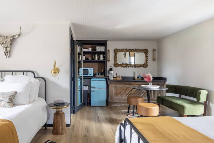 Hotel Bebe | Bungalow 3 | Pool+fire Pit - Round Top, TX