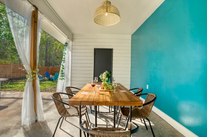 Maldives Vibe | Ping-pong | Firepit I Yoga - Austin, TX