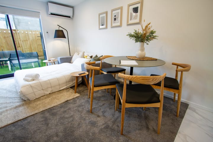 1 Bed Comfort In The Heart Of Chch - Christchurch