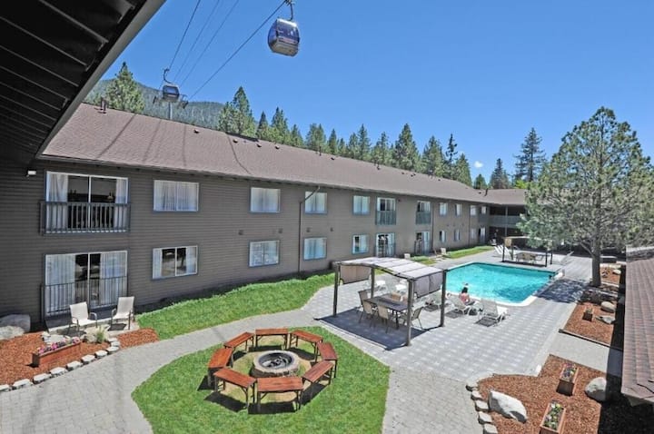 Escape & Relax After A Day On The Lake! Breakfast! - South Lake Tahoe, CA