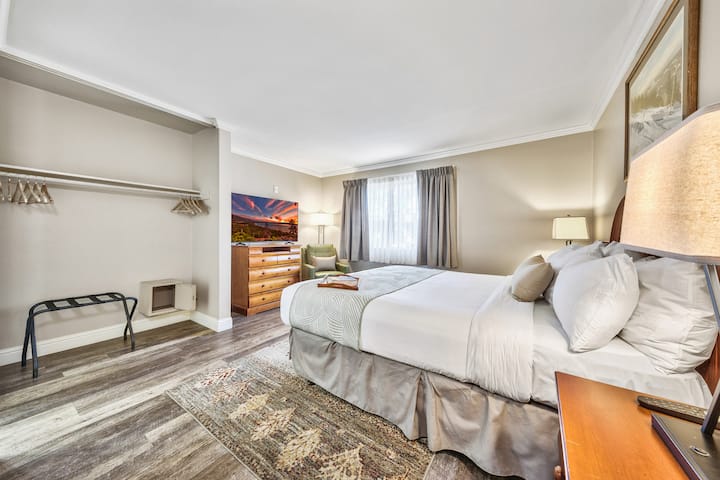 Gorgeous Lake Tahoe Escape! Pets Allowed - South Lake Tahoe, CA