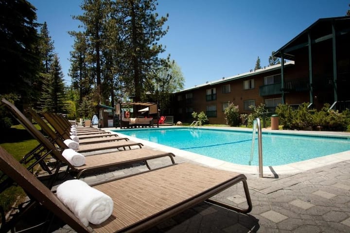 Rare Find! Free Breakfast, Pets Allowed - South Lake Tahoe, CA