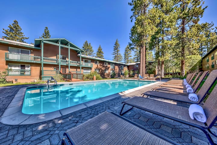 Look No More! Free Breakfast, Pets Allowed - Lake Tahoe