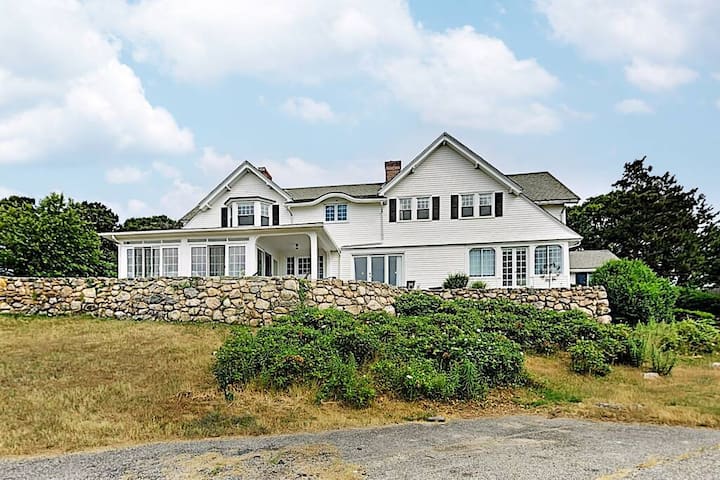 Hilltop Hyannis Port Home With Ocean Views! - Barnstable, MA