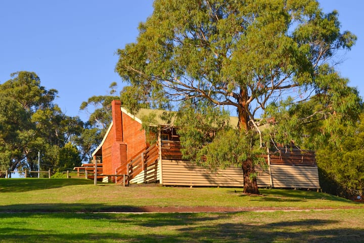 Group Lodge - Family Friendly, Iluka Retreat Aulua - Flinders