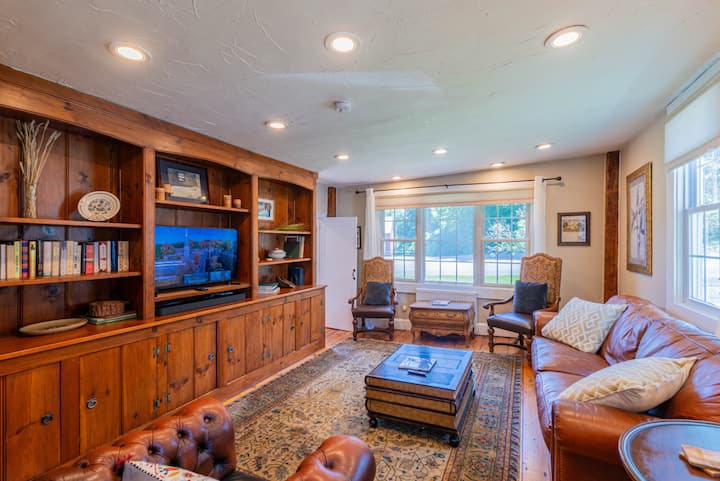 Centrally Located Historic Home - Emerald Lake State Park, East Dorset