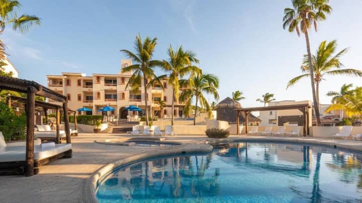 1-br Resort Condo Near Park Royal Los Cabos Resort - San José del Cabo