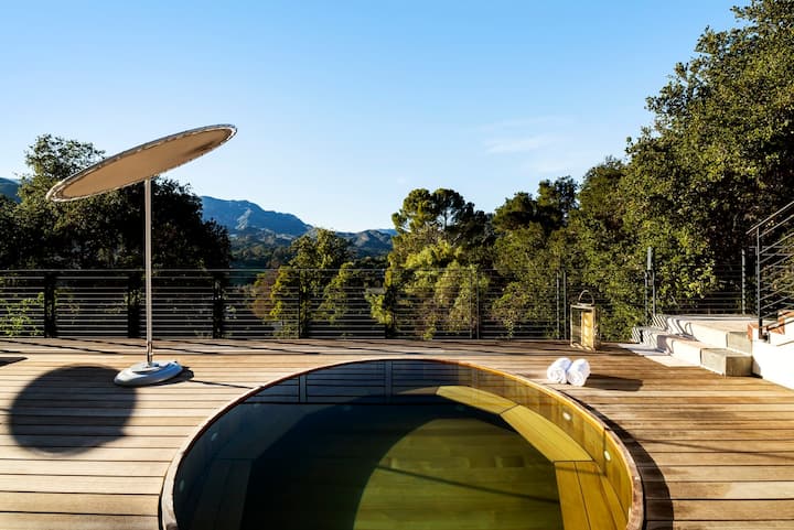 Hillside Hideaway W/ Deck & Spa In Topanga Canyon - Topanga, CA