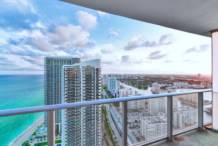 Condo On 37th Floor! The Beach Awaits For You - Hollywood, FL