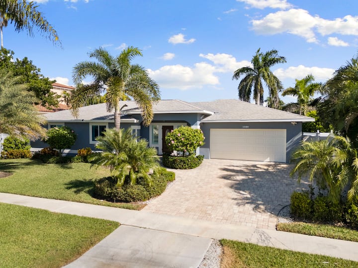 Chestnut Court-3 Bdr/2ba Water Direct Pool Home - Marco Island, FL