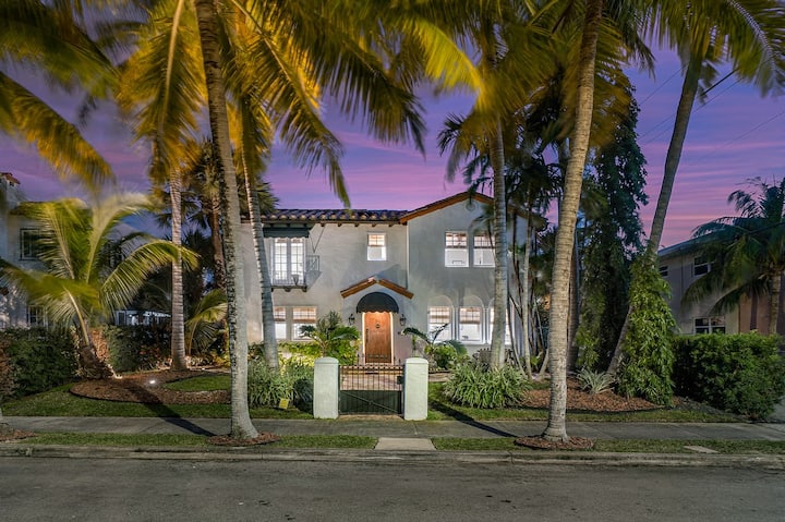 Stunning Historic Wpb Estate | Heated Pool - West Palm Beach, FL