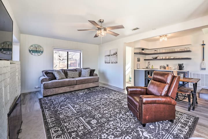 Dock & Pool Access: Lakefront Grove Home! - Grove, OK