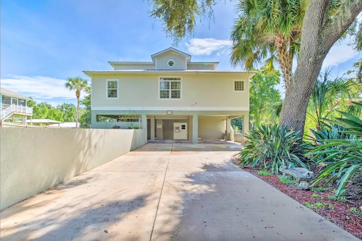 Canal-front Home On 73ft Dock! - Crystal River, FL