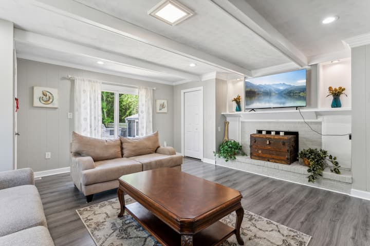 Coastal Retreat @ Coliseum| Bonus Room, Gazebo - Newport News, VA