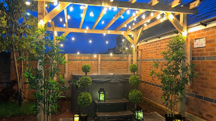 The Cheshire Gathering - Hot Tub 8 Bedroom - Chester
