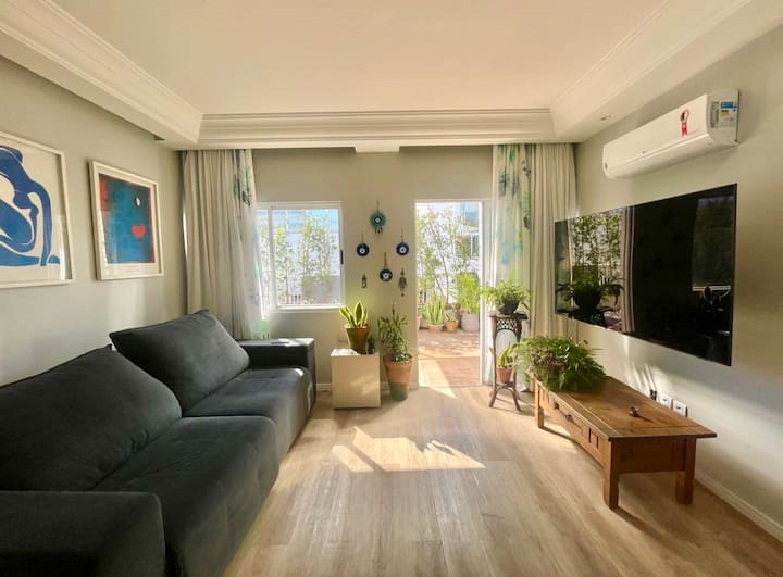 Cobertura Com Amplo Espaço Externo E Jardim - Florianópolis