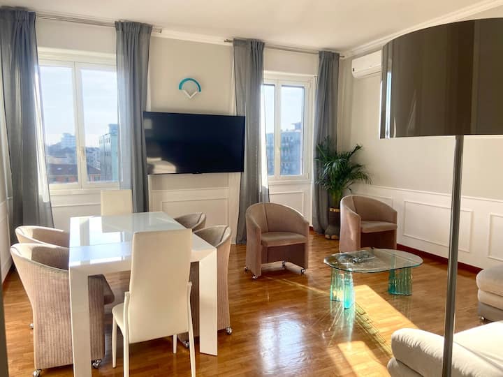 Bright 3 Beds Flat W/ Balcony Overlooking Navigli! - Milan