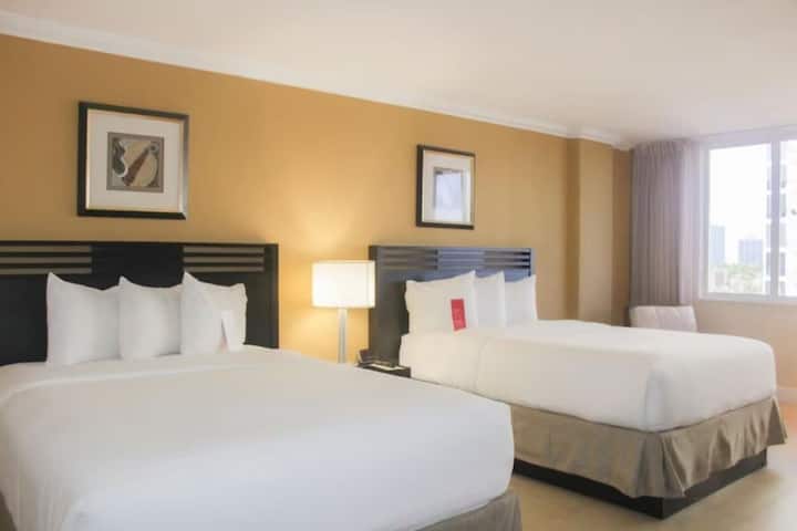 Relax And Unwind! Pets Allowed, Onsite Pool - Aventura, FL