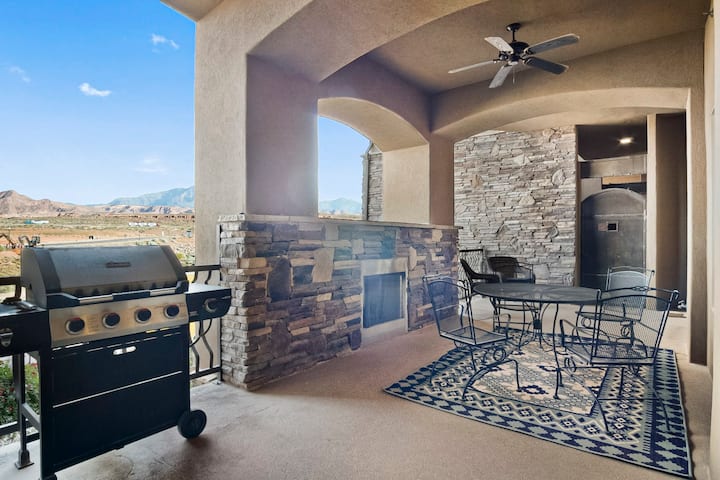 Spacious 2-bed Suite | Sunset Views, Private Patio - Hurricane, UT