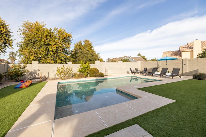 A Must Gilbert Stay - Heated Pool + Games - Gilbert, AZ