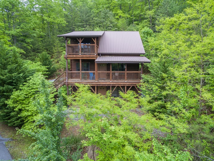 Firefly Lodge | Private Log Cabin With Views! - Black Mountain, NC