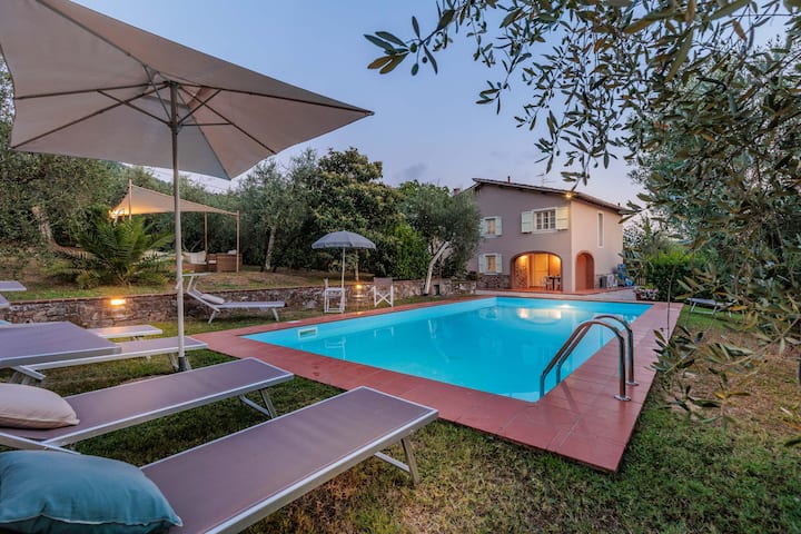 Villa Dondolino, A Stylish Farmhouse With Private - Lucca