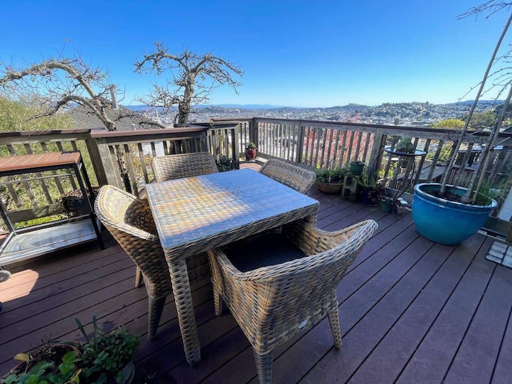Spacious Guest Suite With Amazing View /Deck - The Richmond - San Francisco