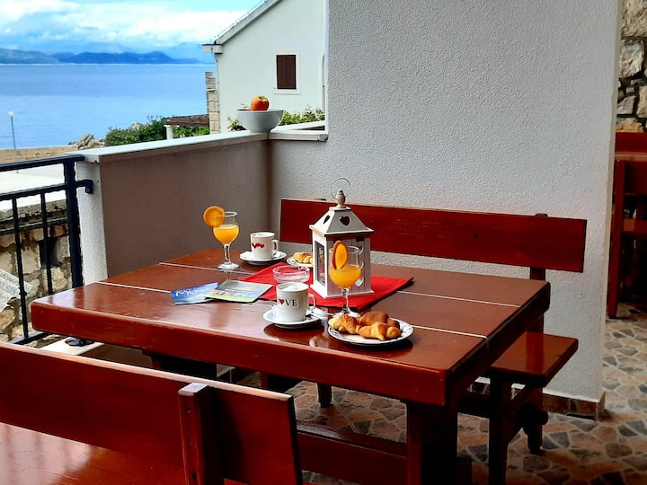 Apartments Cumbelic-one Bedroom,balcony,seaview A1 - Mljet