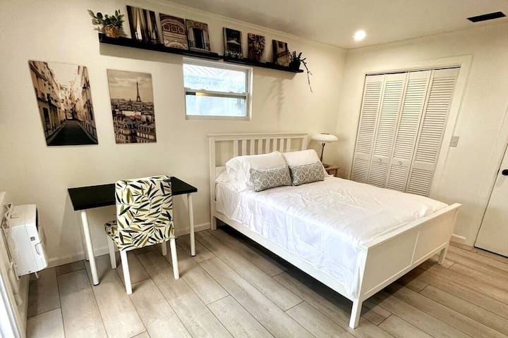 Beautifully Remodeled Key West Retreat - Key West, FL