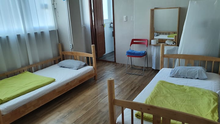 #부산역앞#해운대#태종대#국제시장 3인실  1 - Busan