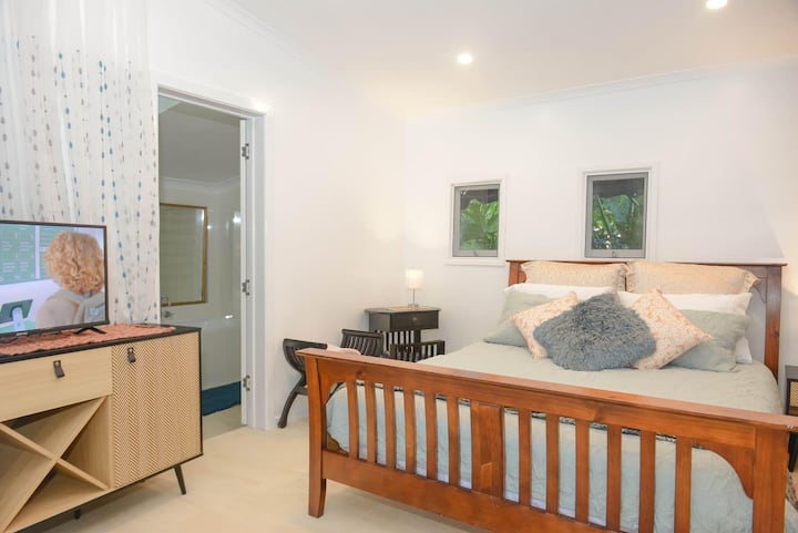 Renovated 2-bed Cottage - Sleeps 4 - Free Parking - Maleny