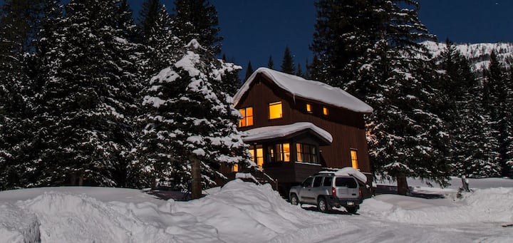 Lamar Valley Cabins -The Lamar - Cooke City-Silver Gate, MT