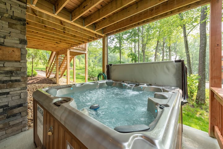 Woodsy Retreat Near Wisp W/ Golf & Hot Tub - Deep Creek Lake, MD