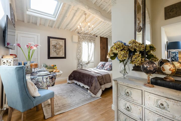 Moro Studio Suite, Smart Classy Apartment In Lucca - Lucca