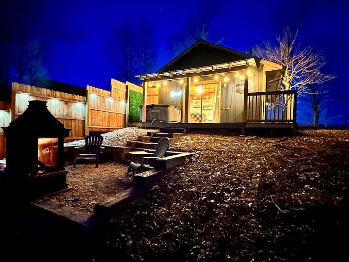 $Ave March! Hot Tub, Fpit, View, Ctr Of Pf - Pigeon Forge, TN
