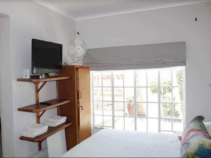 De Hoek Gastehuis | Room 5 - Frankfort