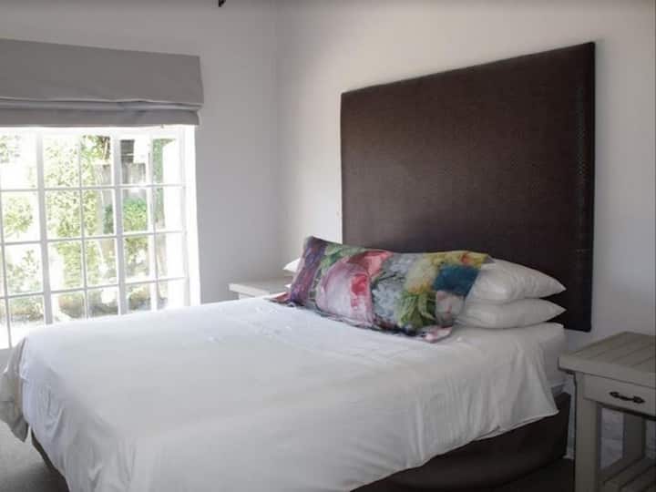 De Hoek Gastehuis | Room 5 - Frankfort