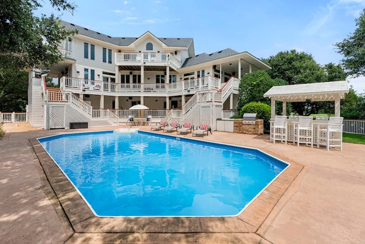 Sailors Cove: Private Pool | Indoor Putting Green - Corolla, NC