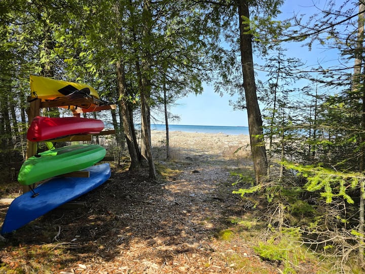 Drummond Island Vacation Homes - Cream City - Drummond, MI