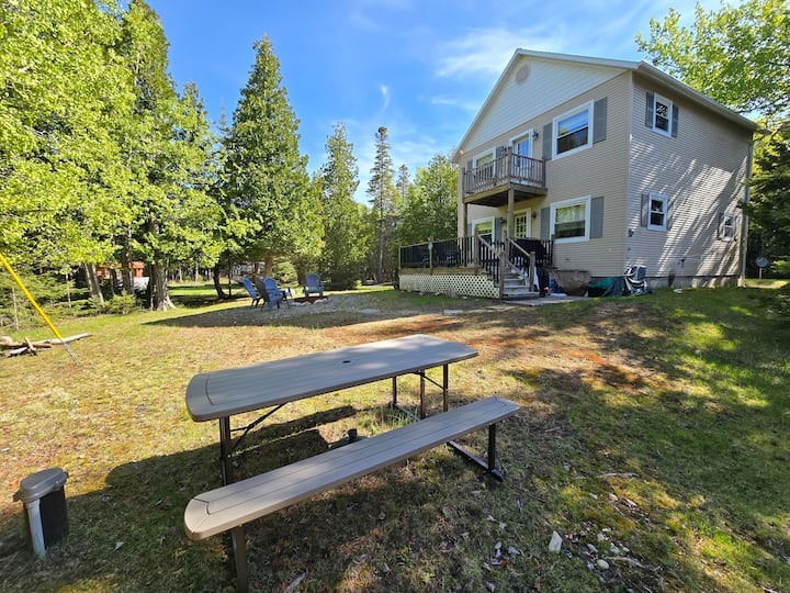 Drummond Island Vacation Homes - Markus Retreat - Drummond, MI