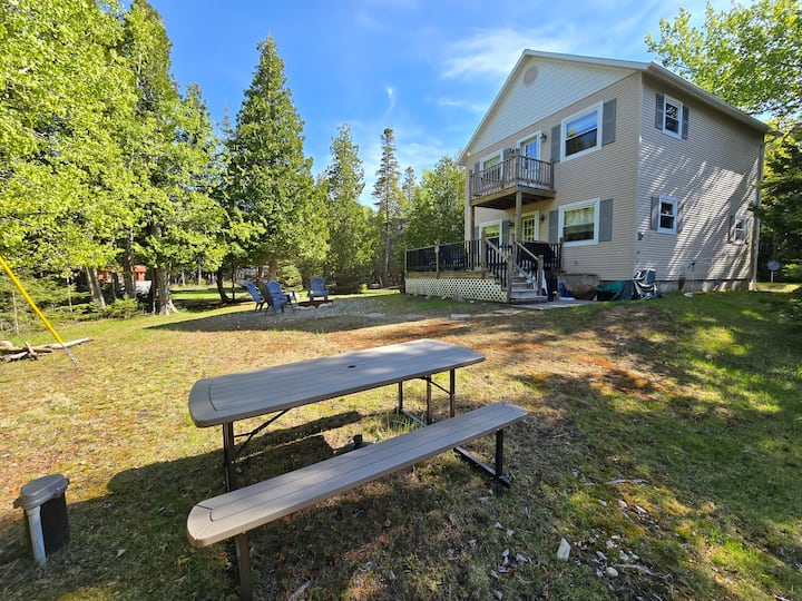Drummond Island Vacation Homes - Markus Retreat - Drummond, MI