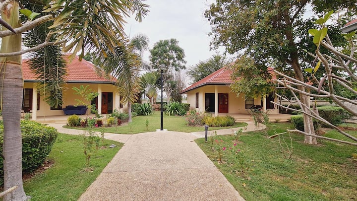 Schönes Bungalow Mit Gemeinschaftichem Außenpool U - Khao Yai